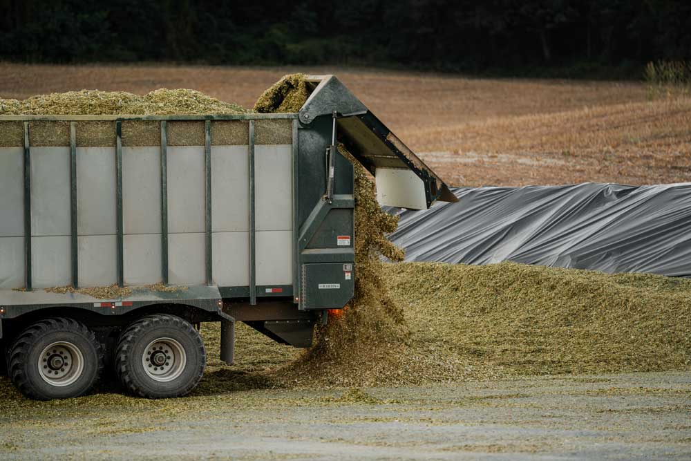 High-quality Forage Trailers | DM Martin Manufacturing